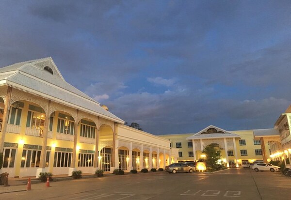 Amonruk  Hotel 2 - Mueang Phrae District