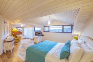 Deluxe Oda - 1 | Roupas de cama premium, frigobar, cofres nos quartos