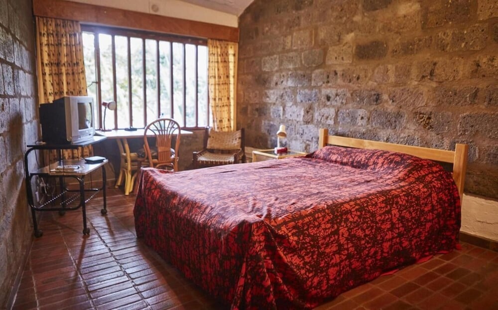 Villa Rock Stop Falls - Nairobi