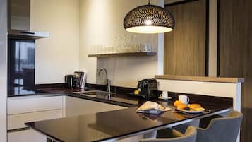 Apartamento Júnior, 1 cama de casal | Roupa de alta qualidade, cofre no quarto, secretária
