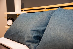 Quarto Triplo | Roupa de alta qualidade, secretária, quartos insonorizados 