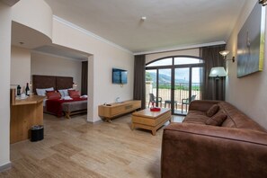 Suíte, vista para a montanha | 1 quarto, roupas de cama premium, cofres nos quartos, escrivaninha