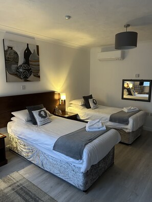 Quarto Twin Standard (Twin Room)