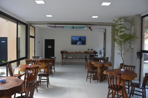 Pequeno-almoço tipo buffet diário incluído