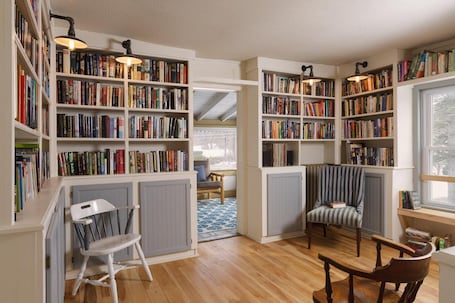 Interior. The Deers Head Inn