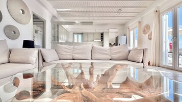 Villa, 3 quartos, piscina privativa, vista para o mar | Cofre no quarto, com decoração personalizada 