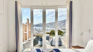 Vila, 3 quartos, piscina particular, vista para o mar | Cofres nos quartos, individualmente decorados