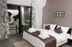 Quarto Duplo Deluxe | Cofre no quarto, secretária, quartos insonorizados 