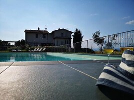 Piscina externa sazonal