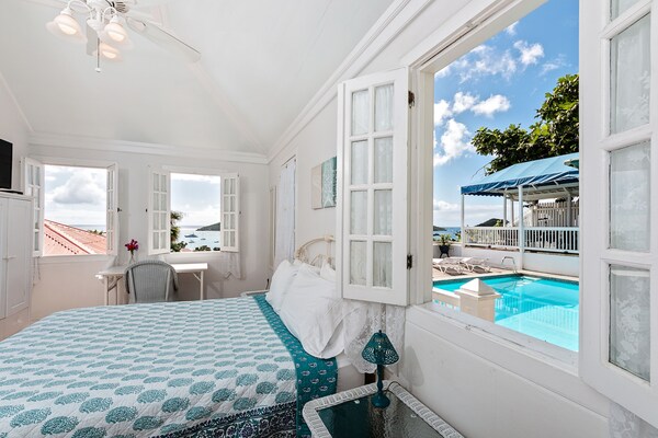 At Home In The Tropics - Saint Thomas