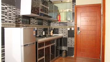 Quarto Twin Standard | Cozinha privada | Uma cafeteira/bule
