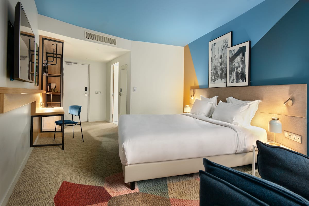 Quarto Superior | Roupa de alta qualidade, minibar, cofre no quarto, secretária