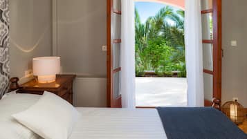 Suite-Estúdio Júnior, 1 cama queen-size e sofá-cama, vista para o mar | Lençóis de algodão egípcio, minibar, cofre no quarto