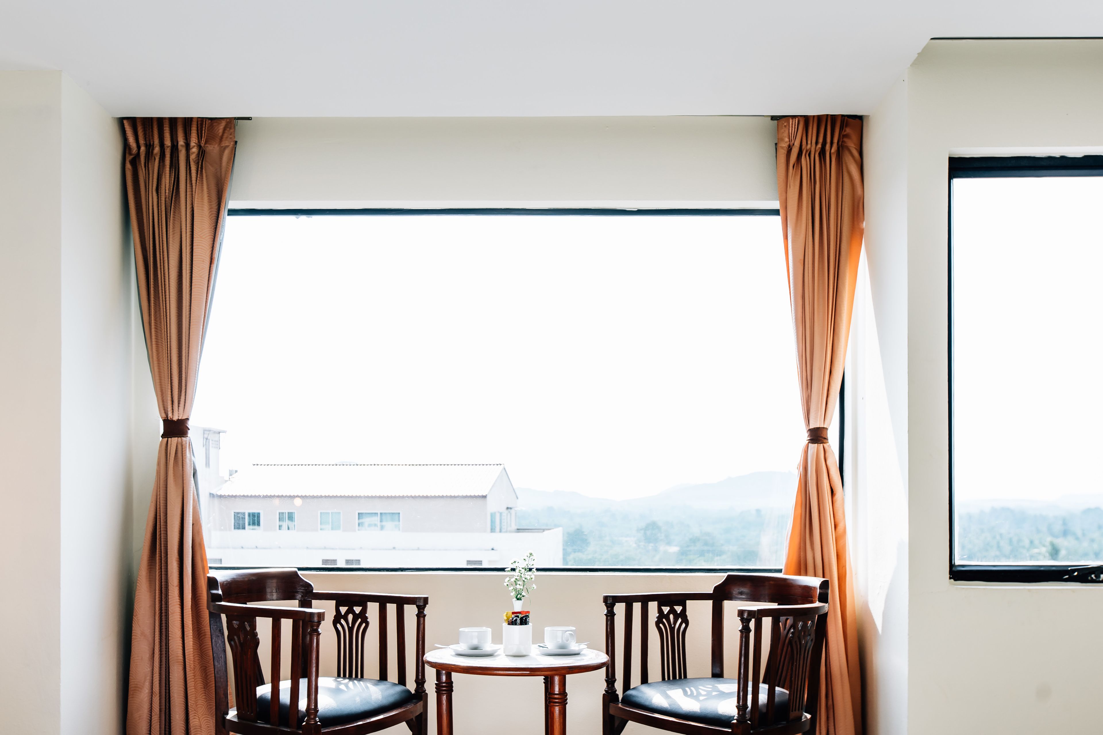 Quarto casal ou duplo standard, 1 cama de casal ou 2 camas de solteiro | Cofres nos quartos, escrivaninha, cortinas blackout