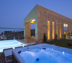 Banheira de hidromassagem exterior