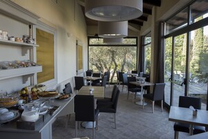 Pequeno-almoço continental diário incluído 