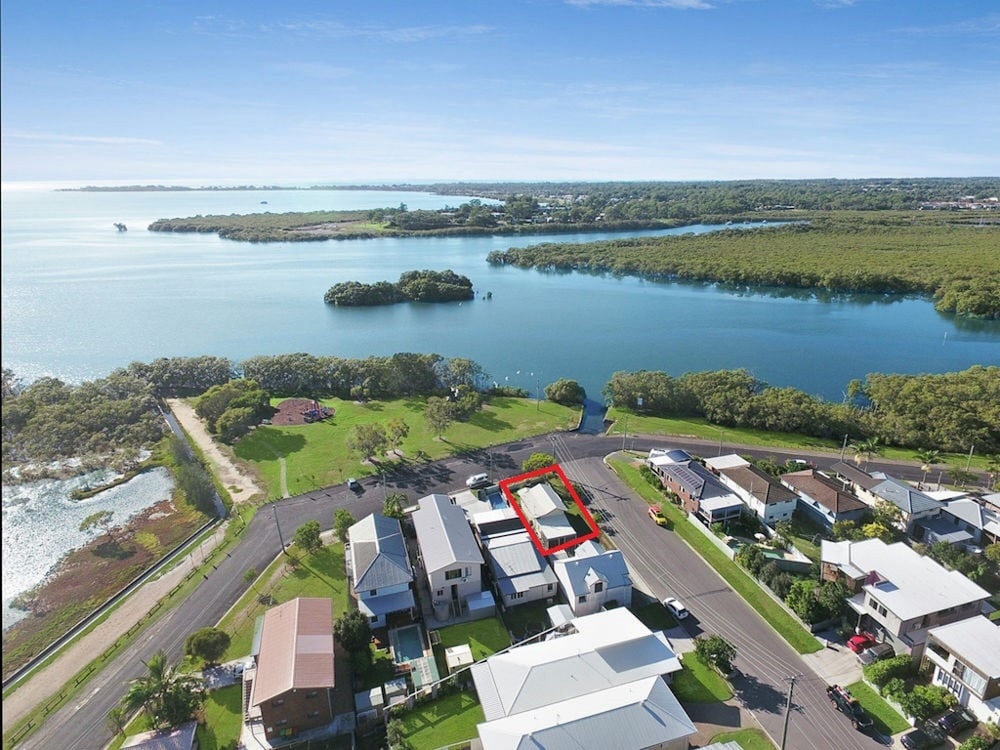 Enjoy The Waterfront And Outdoor Activities While Staying At Our Place! - Brisbane
