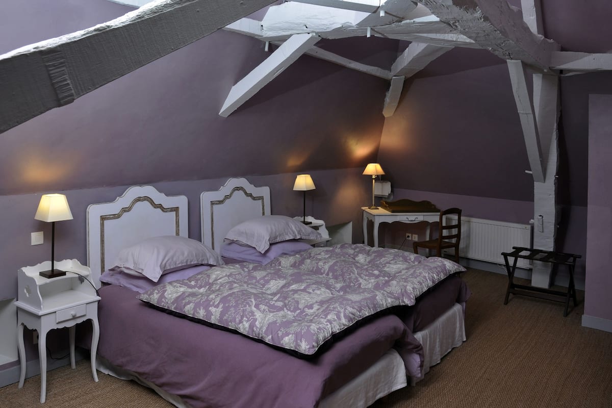 Quarto casal ou duplo | Individualmente decorados, individualmente mobiliados, escrivaninha