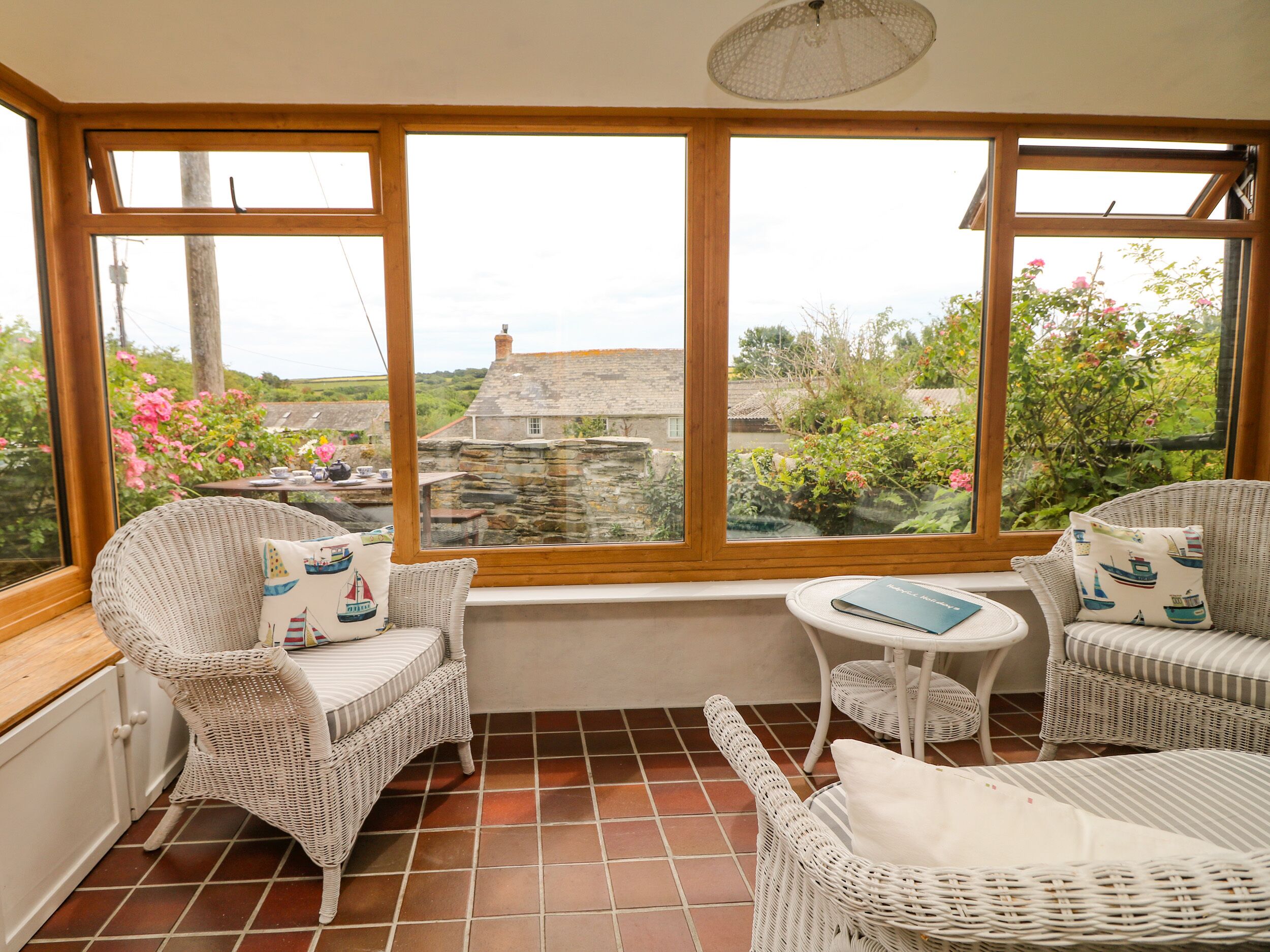Uphill Cottage, Pet Friendly, Country Holiday Cottage In Penrose - Constantine Bay
