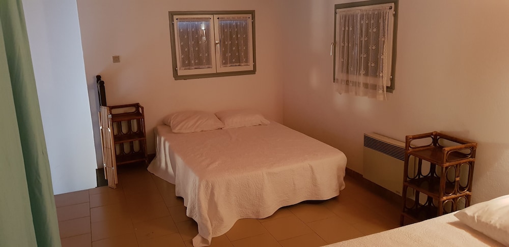 Encantadora Villa De Vacaciones A 700 M De La Sublime Playa De St Cyprien - Porto Vecchio