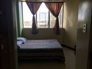 Ferros/tábuas de passar roupa, berços grátis, camas extras/dobráveis