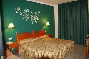 Cofre no quarto, secretária, cortinas/cortinados opacos, Wi-fi 