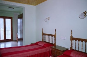 Quarto Duplo | Wi-fi grátis, roupa de cama fornecida 