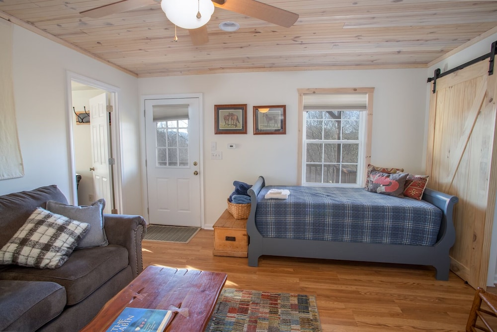 Updated Cottage Atop App Ski Mountain - Boone, NC