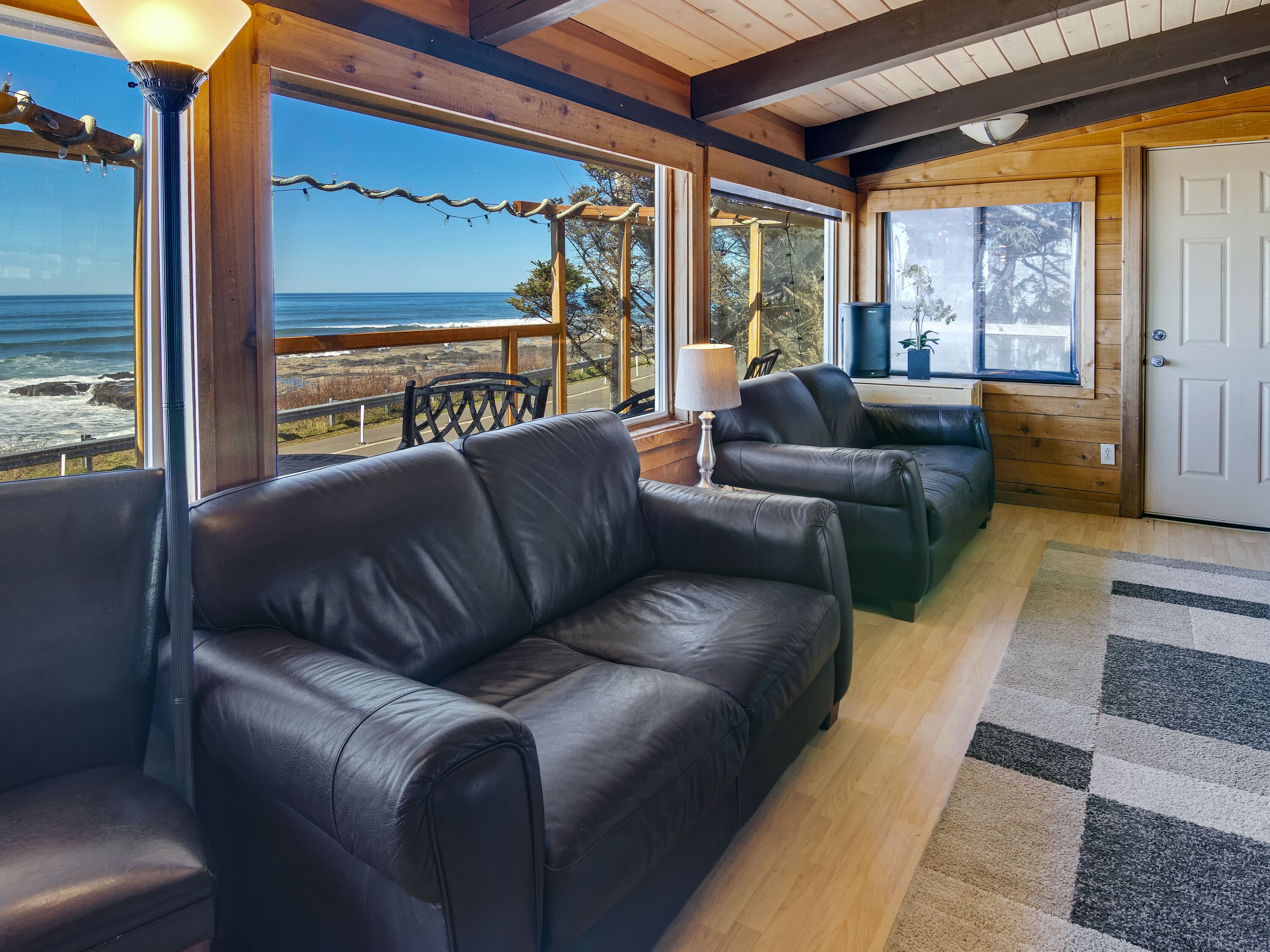 Seventh Wave Es La Mejor Onda! - Yachats, OR