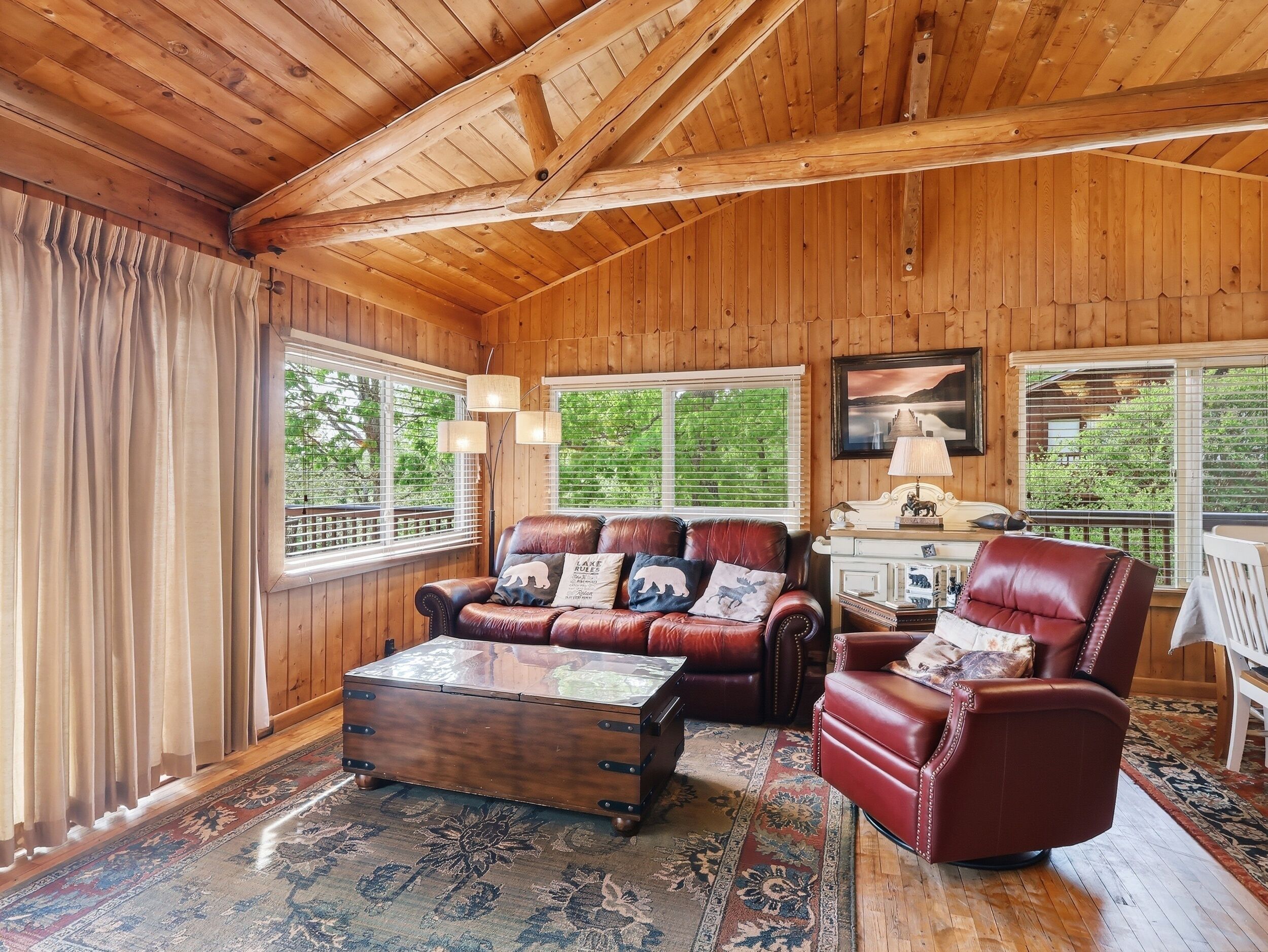 This Cozy 2-bedroom, 1-bath Retreat Is Wrapped In Warm Cedar Soaring Cathedral Ceilings, Creating The Perfect Blend Of Rustic Charm.  Enjoy Beautiful Gardens And Breathtaking Views Of The Lake And Mountain. Semi Private  Deep Water Dock, Boat Slip. - Smith Mountain Lake, VA