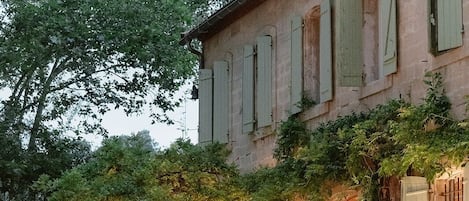 Fachada da propriedade