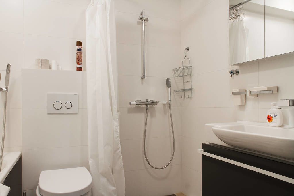 Two bedroom apartment in Pilies street nr.23 | Casa de banho | Uma banheira de imersão total, artigos de higiene pessoal grátis 