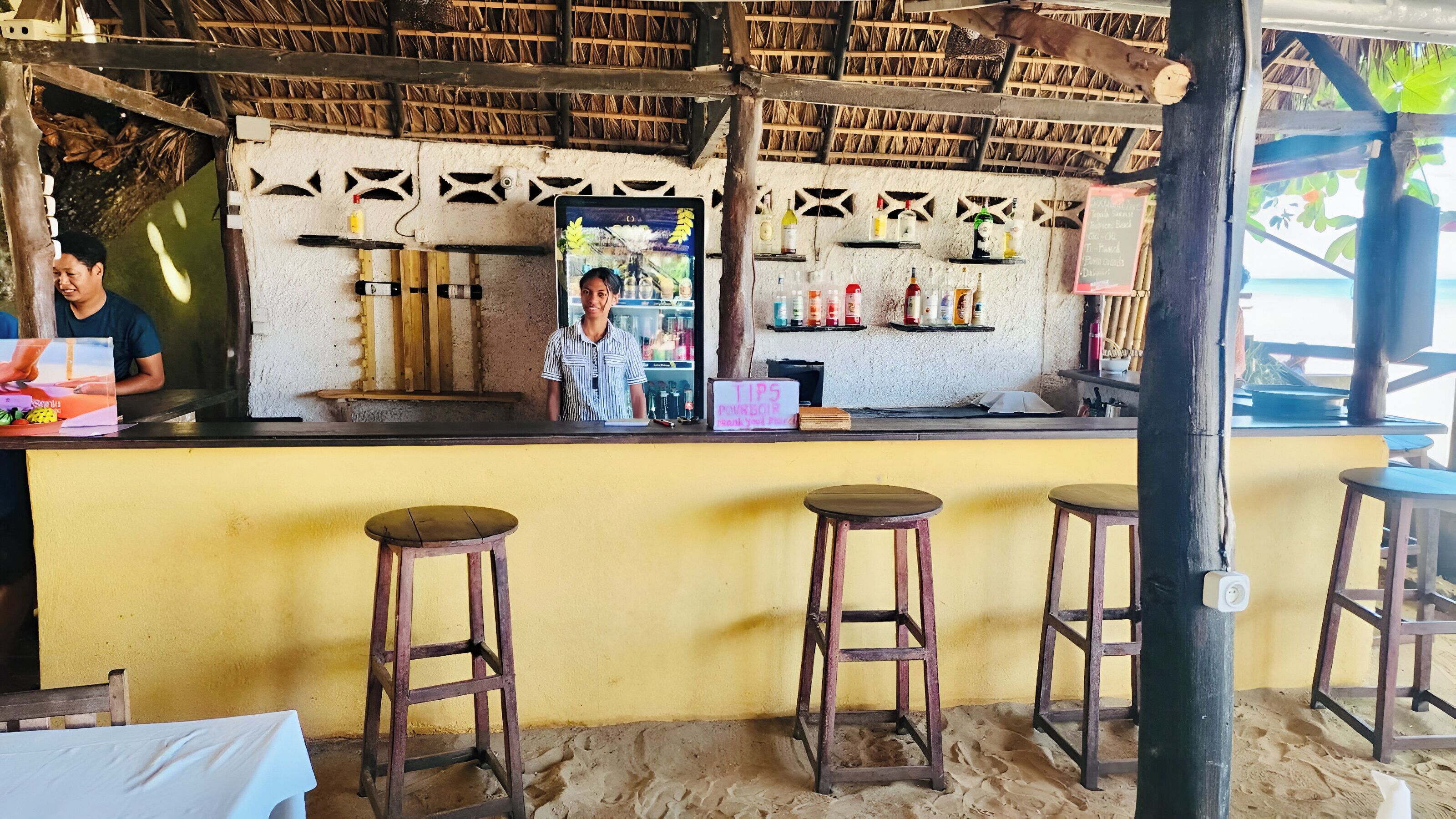 tropical paradise bar