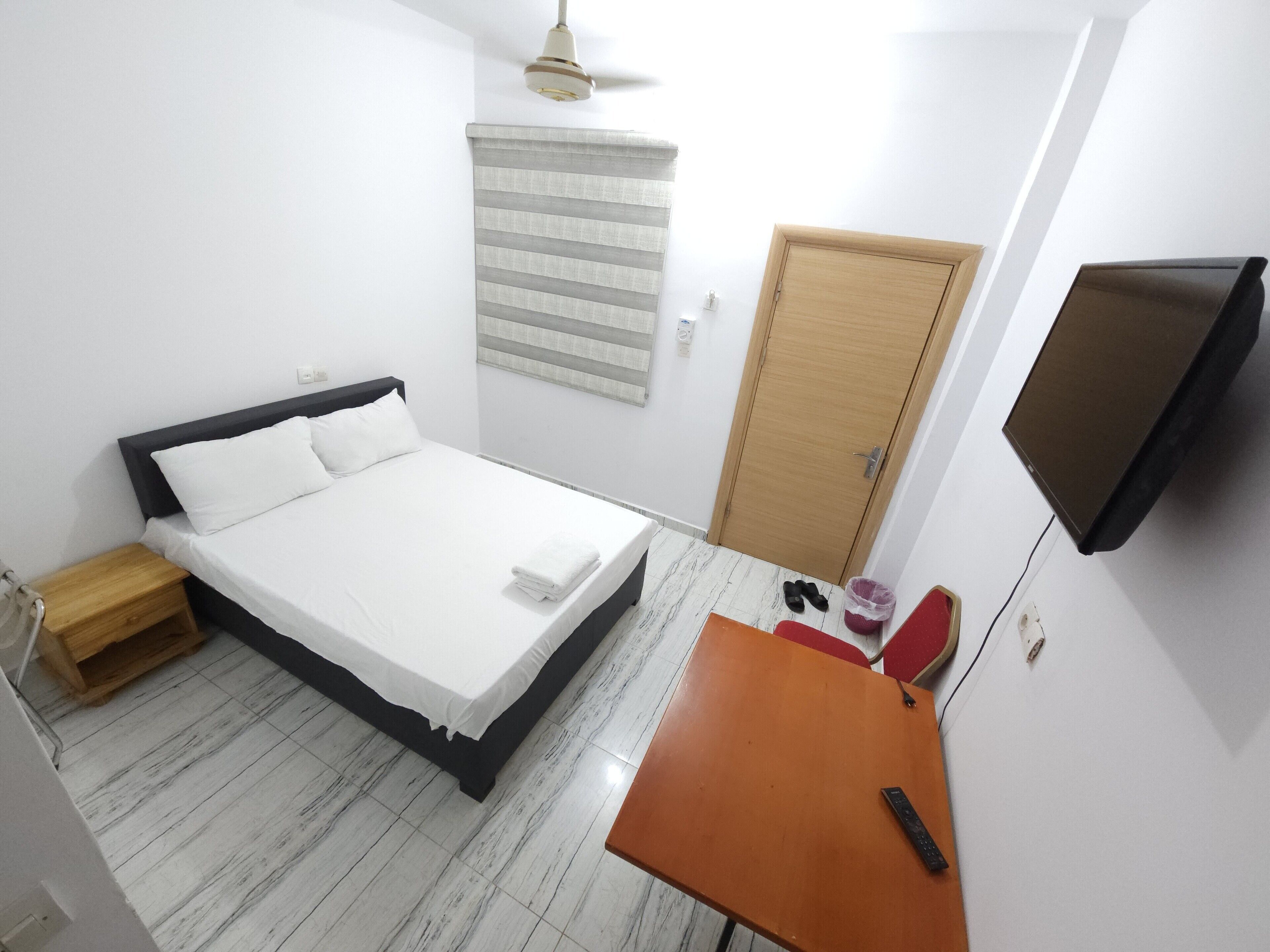 Quarto Económico, 1 quarto | Secretária, cortinas/cortinados opacos, Wi-fi grátis 