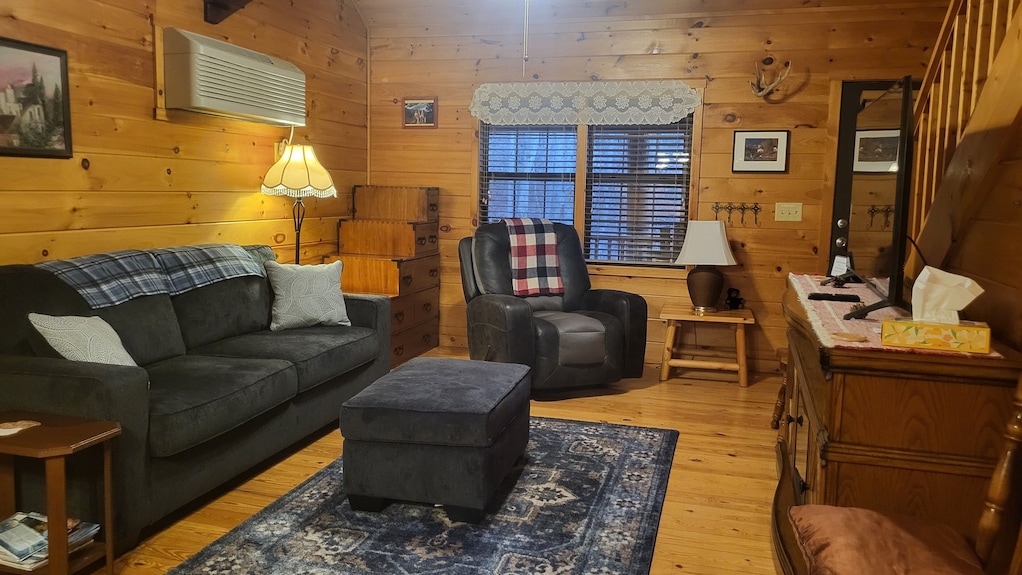 Peaceful Cabin In Woods Watch Deer-hot Tub-short Walk2town-campfire - Georgia