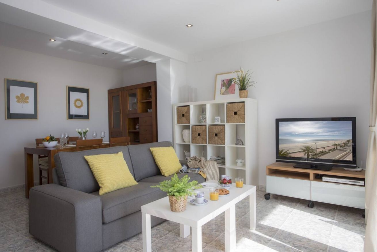 Voulez-vous Que Votre Séjour Soit Le Plus Relaxant Possible Et Que Vous Vous Réveilliez En Voyant La Mer ? El Faro Est Votre Appartement, Directement Sur La Plage De Puzol Et Au Deuxième éTage De L'immeuble, Avec Un Confortable Balcon D'où Vous Pour - Sagonte