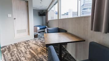 Quarto Duplo Deluxe | Secretária, Wi-fi grátis, roupa de cama fornecida