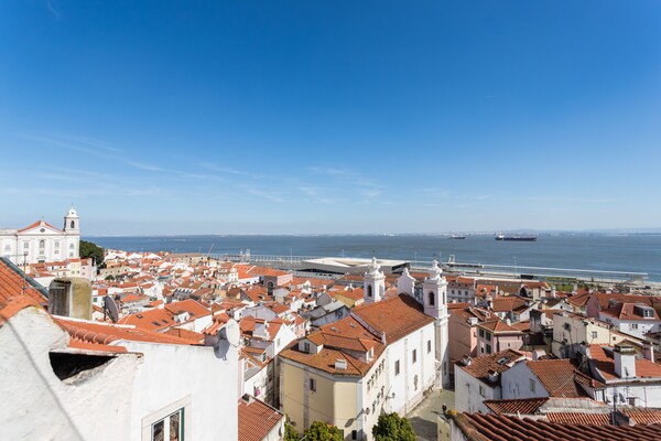 Alfama Loft Studio Loft Apartment W/ River View - By Lu Holidays - Lisboa