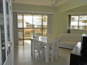 Apartamento (1052) | Opções para refeição no quarto