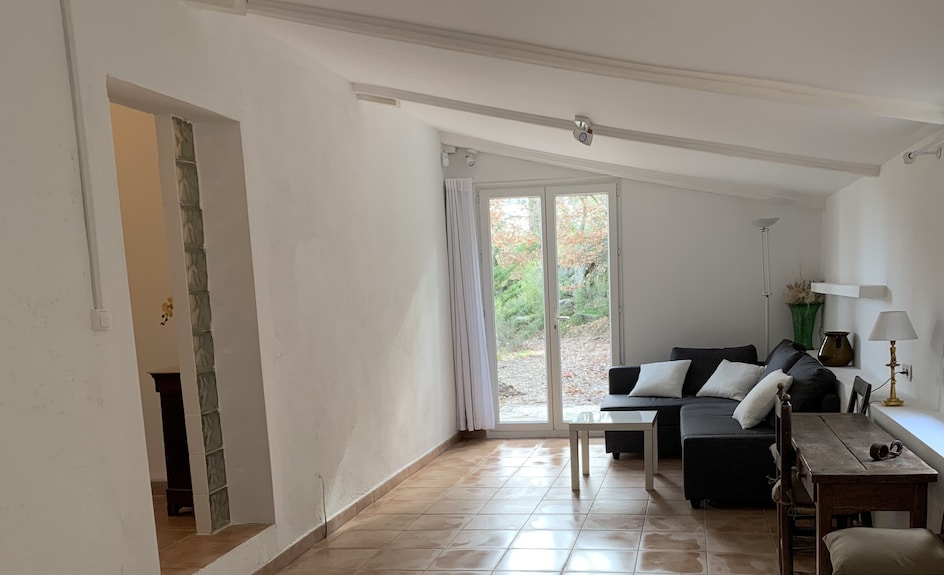 Près D'aix-en-provence,maison De Campagne Au Calme Avec Piscine Sans Vis-à-vis - Éguilles