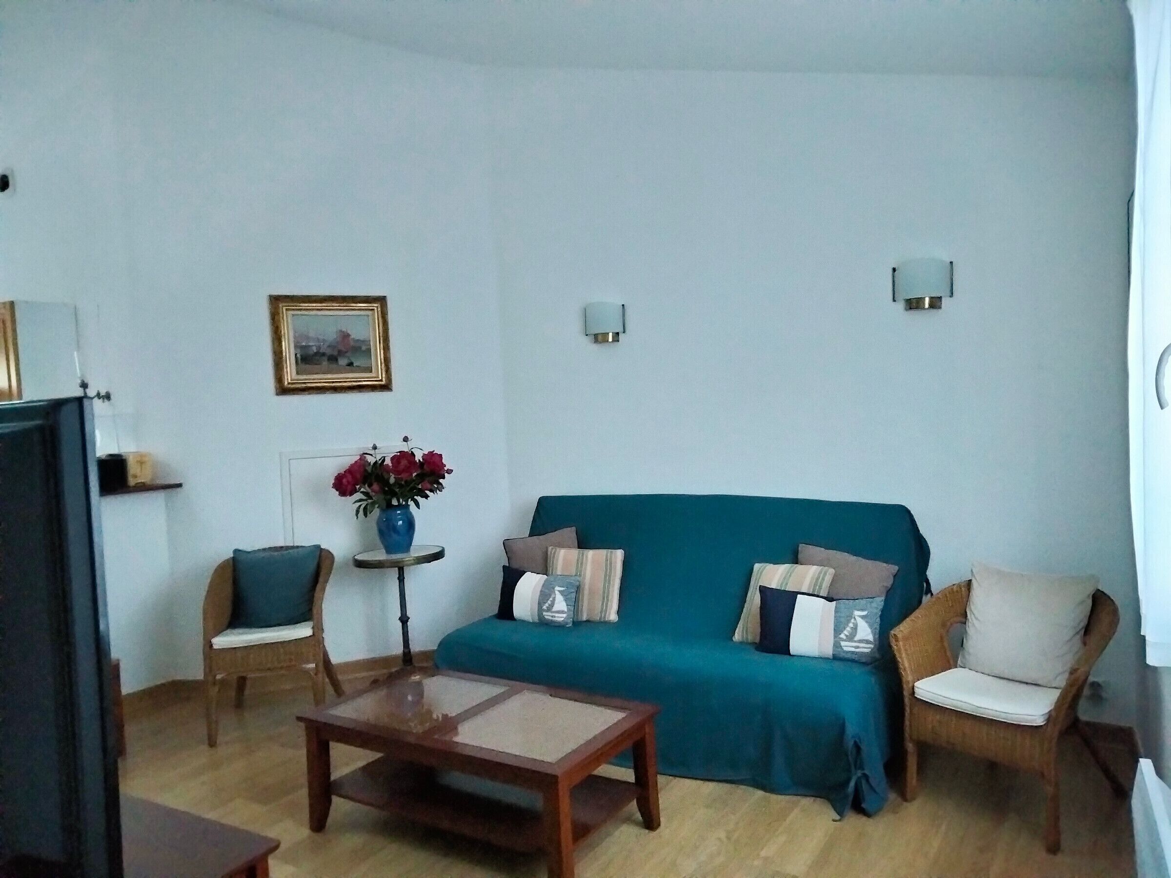 Charmante Maison Rénovée Proche Port Et Plage, 3 Chambres, Cour Avec Salon De Jardin - Les Sables-d'Olonne