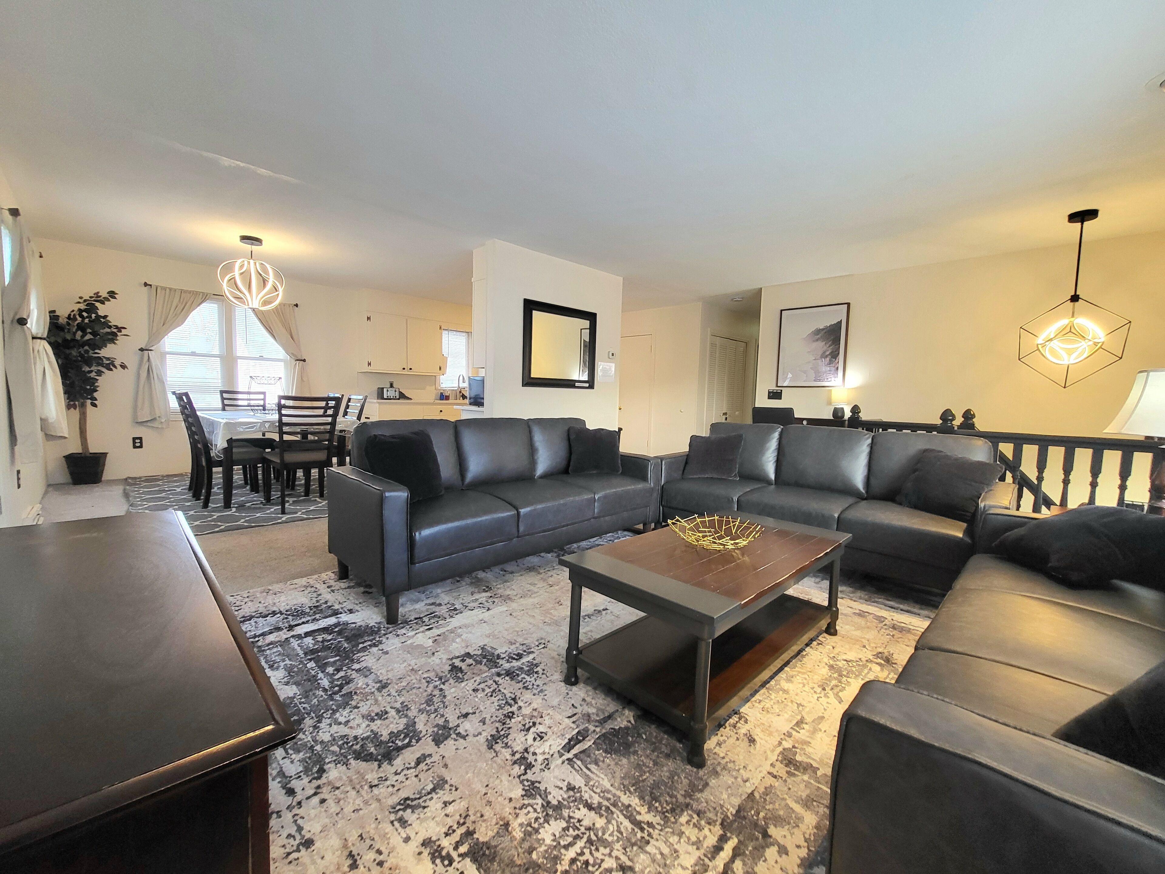 The Classic Ocean Beach House: 6 Queen 1 Sofa Bed - Connecticut