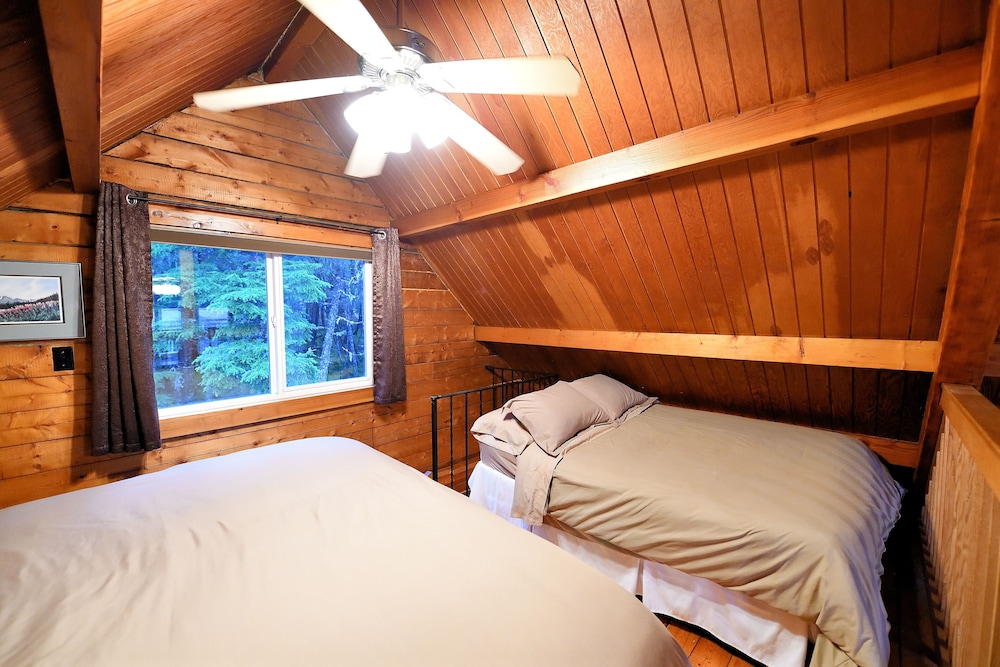 Alyeska Hideaway Log Cabins - Alyeska Cabin - Anchorage, AK