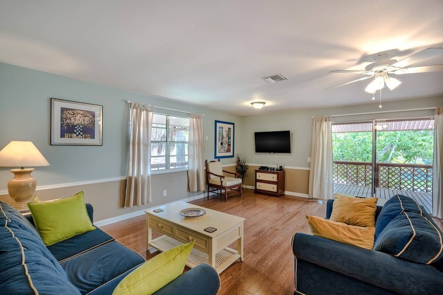 Best Location 2 -Close To Everything And The Beach - Indian Rocks Beach