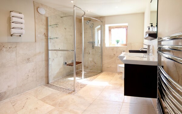 Peaceful Pet Friendly Hill Farm Getaway In Beautiful Countryside Near York - Yorkshire