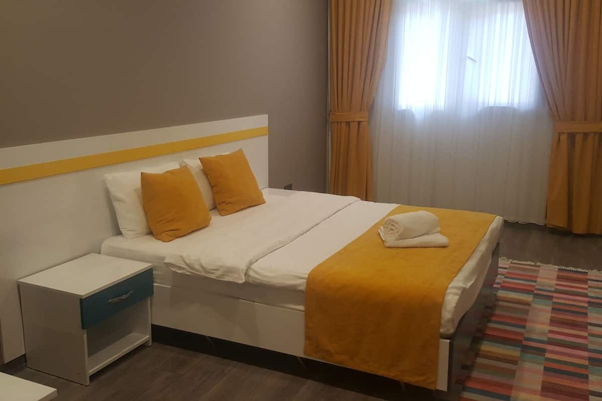 Apartamento | Escrivaninha, ferros/tábuas de passar roupa, Wi-Fi de cortesia