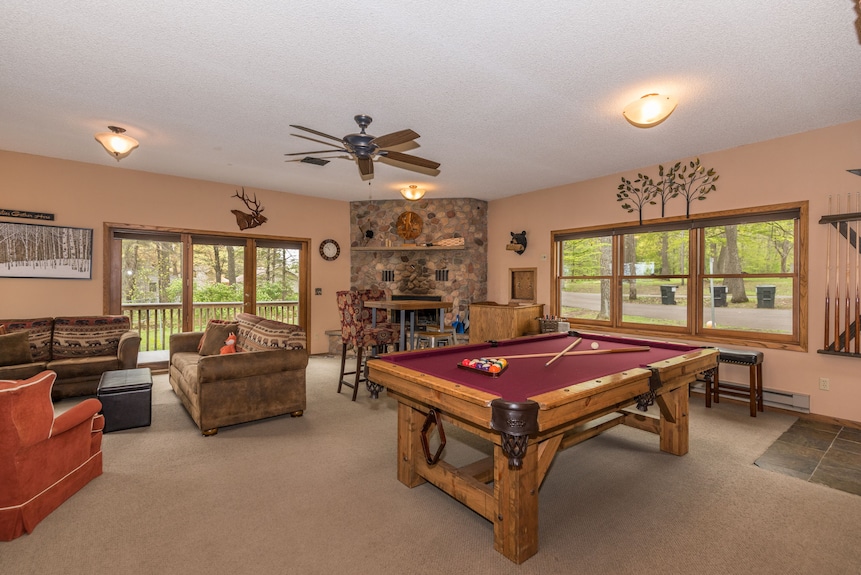 Hot Tub, Fishing, Lake Front-relax! Retreat Sleeps 16 - Minnesota