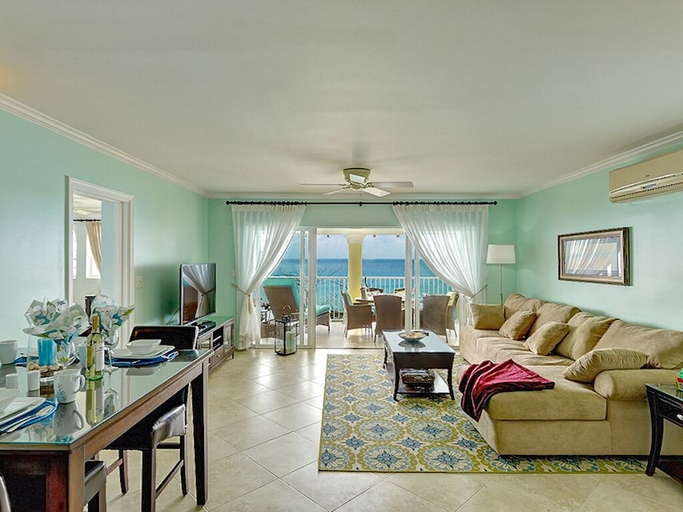 On Dover Beach, Close To Golf, Surfing And Much More. Discounts Available - Worthing