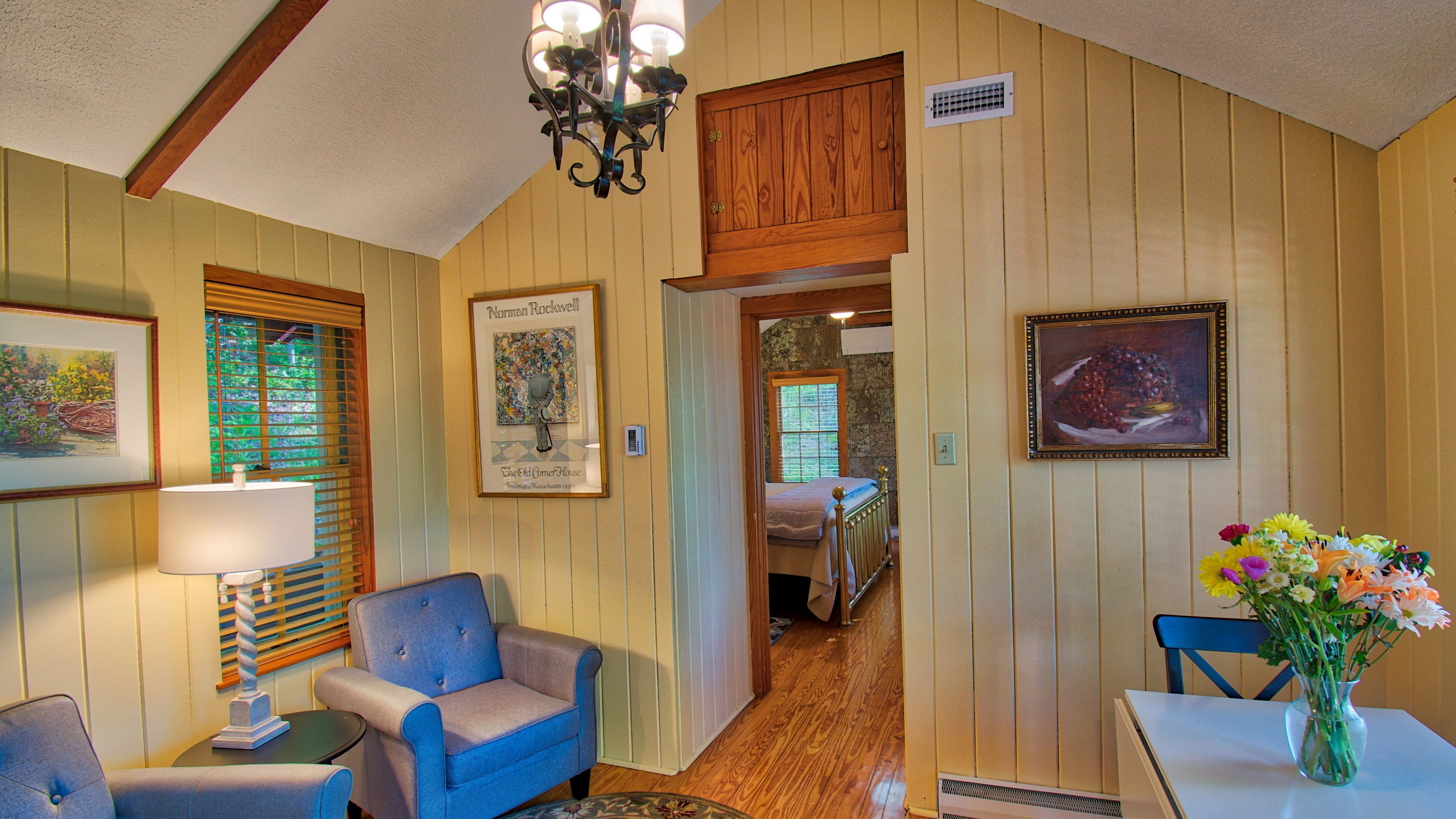 The Woodlands Cottage-deck, Views & King Sized Brass Bed - Hendersonville, NC