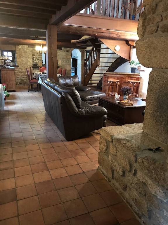 Longére A Larmor-plage, Charme Authentique De La Pierre. - Plage de Port-Louis